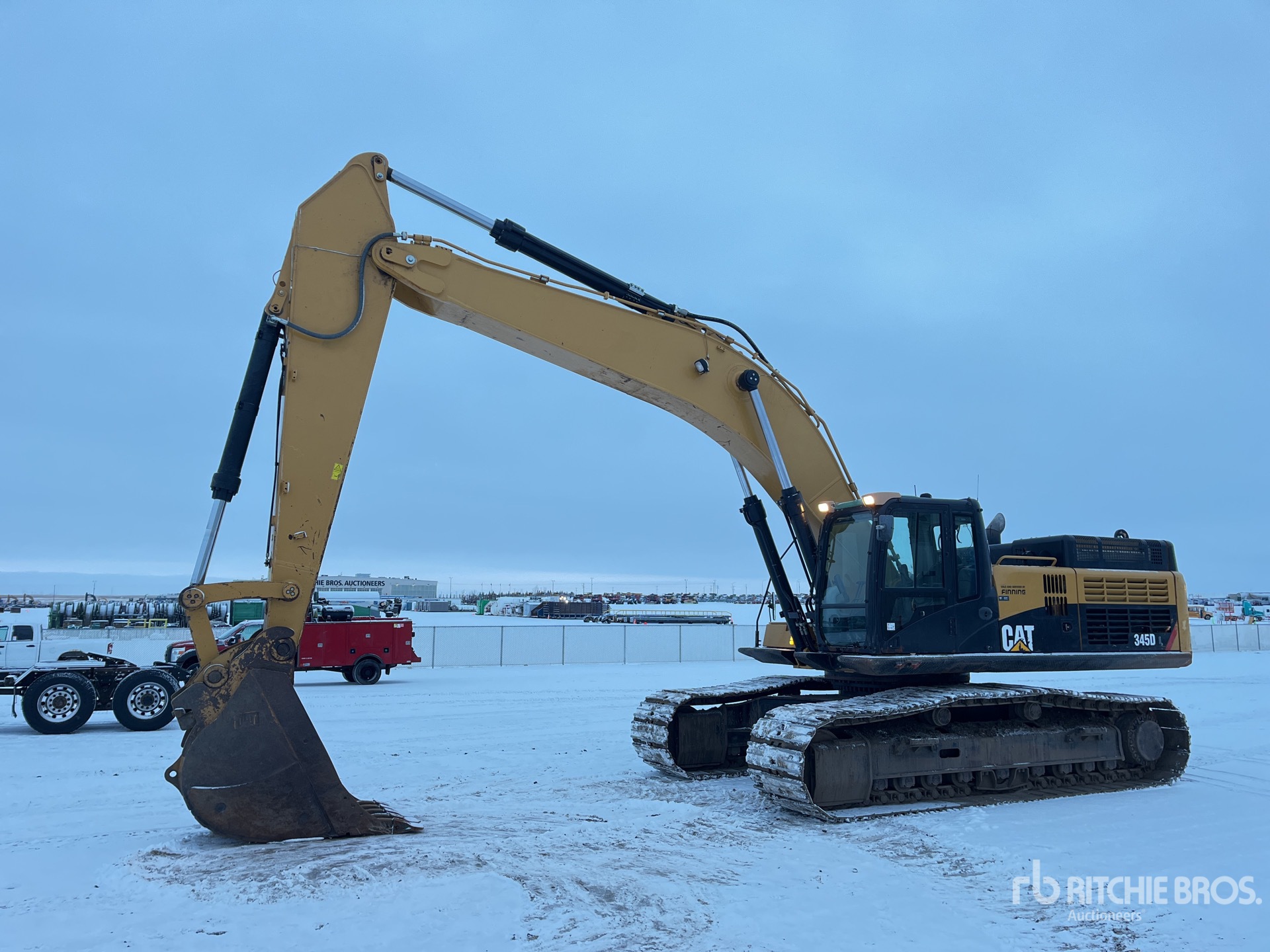 Caterpillar 345DL Excavators transport quote to Whitby, ON. VeriTread ...