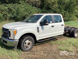 Ford F350 Trucks - Cab & Chassis transport quote to Midland, TX ...