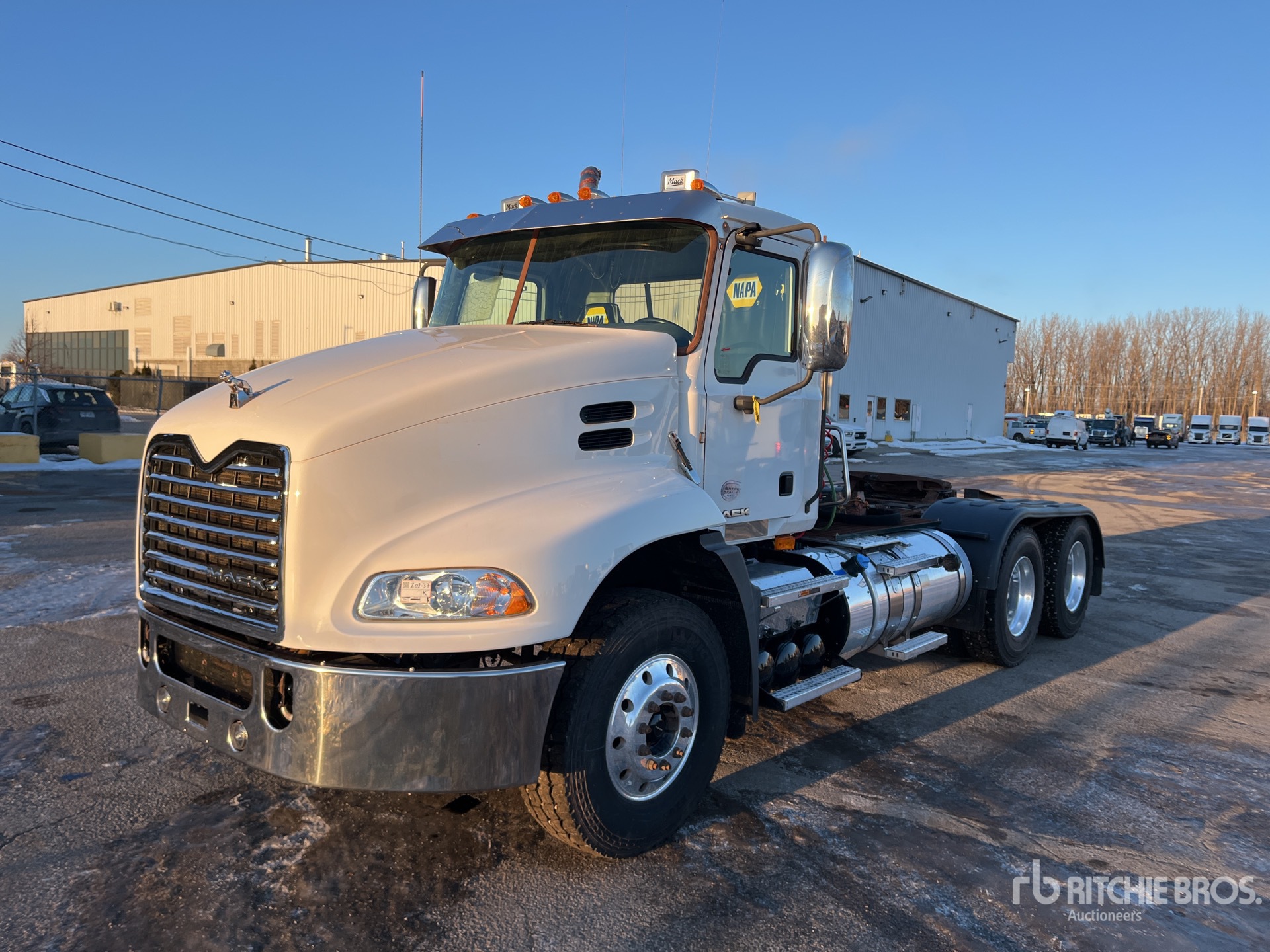 Mack Pinnacle CXU 613 6x4 T/A Day Cab Truck Tractor General Freight transport quote to Paradise ...