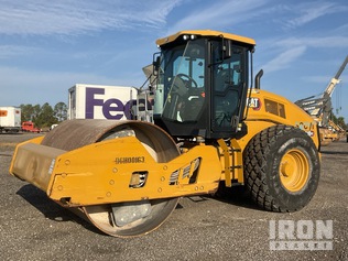 Cat CS10GC Compactors transport quote to Uniontown, PA. VeriTread Load ...