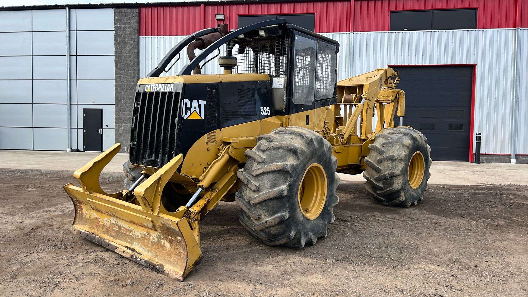 Caterpillar 525 Skidders transport quote to Chico, CA. VeriTread Load ...