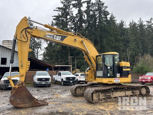 Cat 321BLCR Excavators transport quote to Patterson, CA. VeriTread Load ...