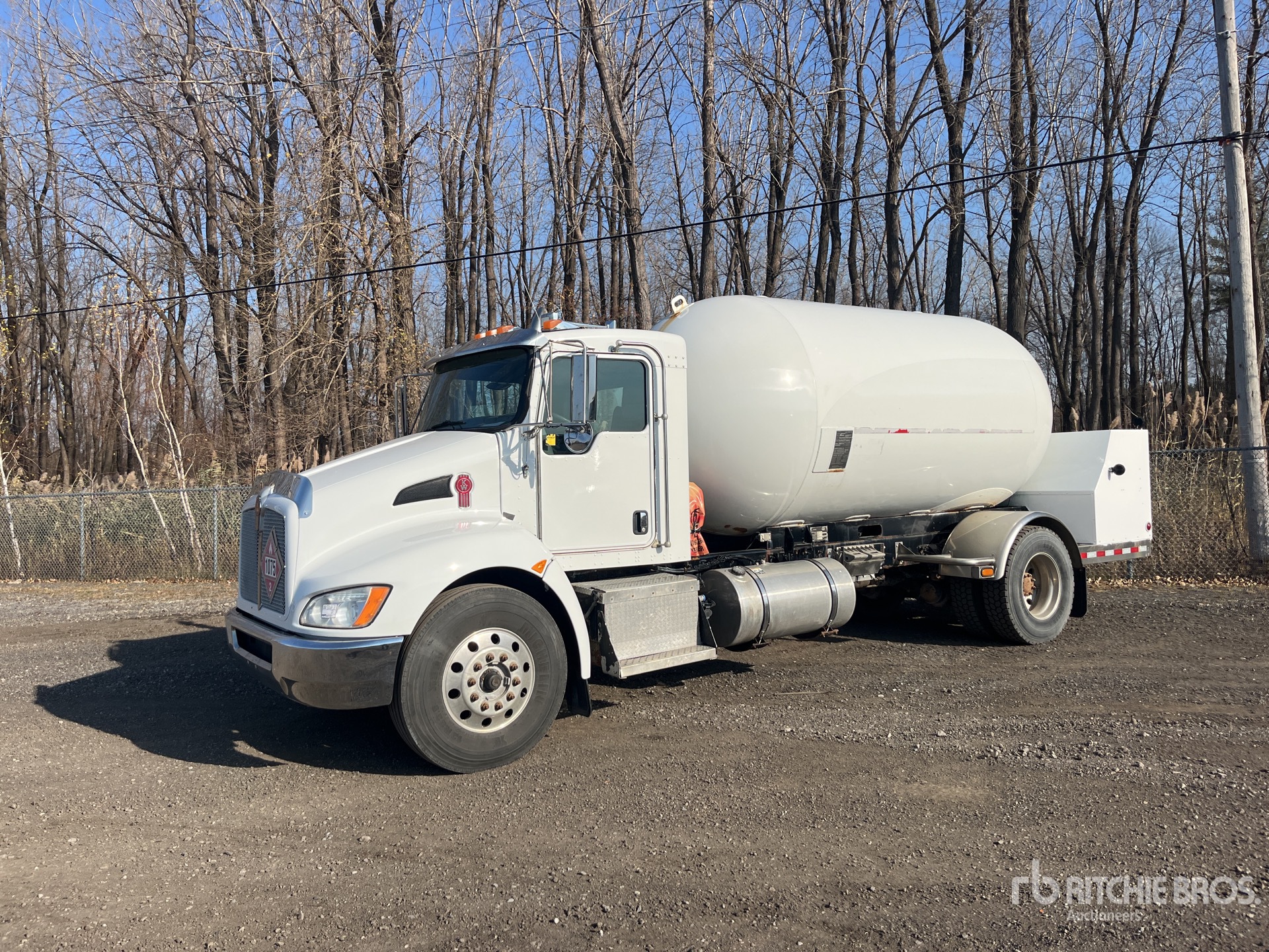 Kenworth T370 Trucks - Cab & Chassis transport quote to North Bay, ON ...