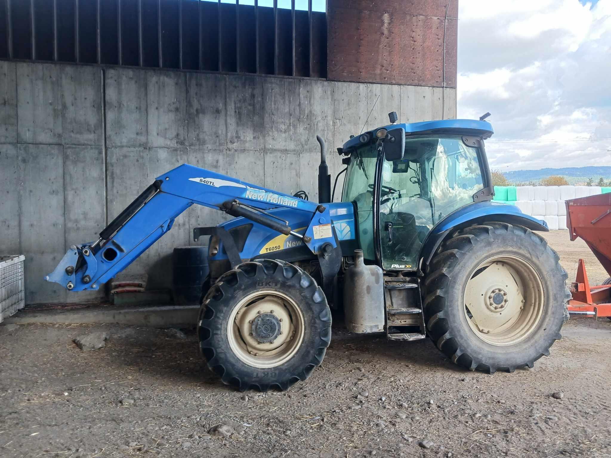 New Holland T6050 Plus Farm Tractors transport quote to leduc county ...