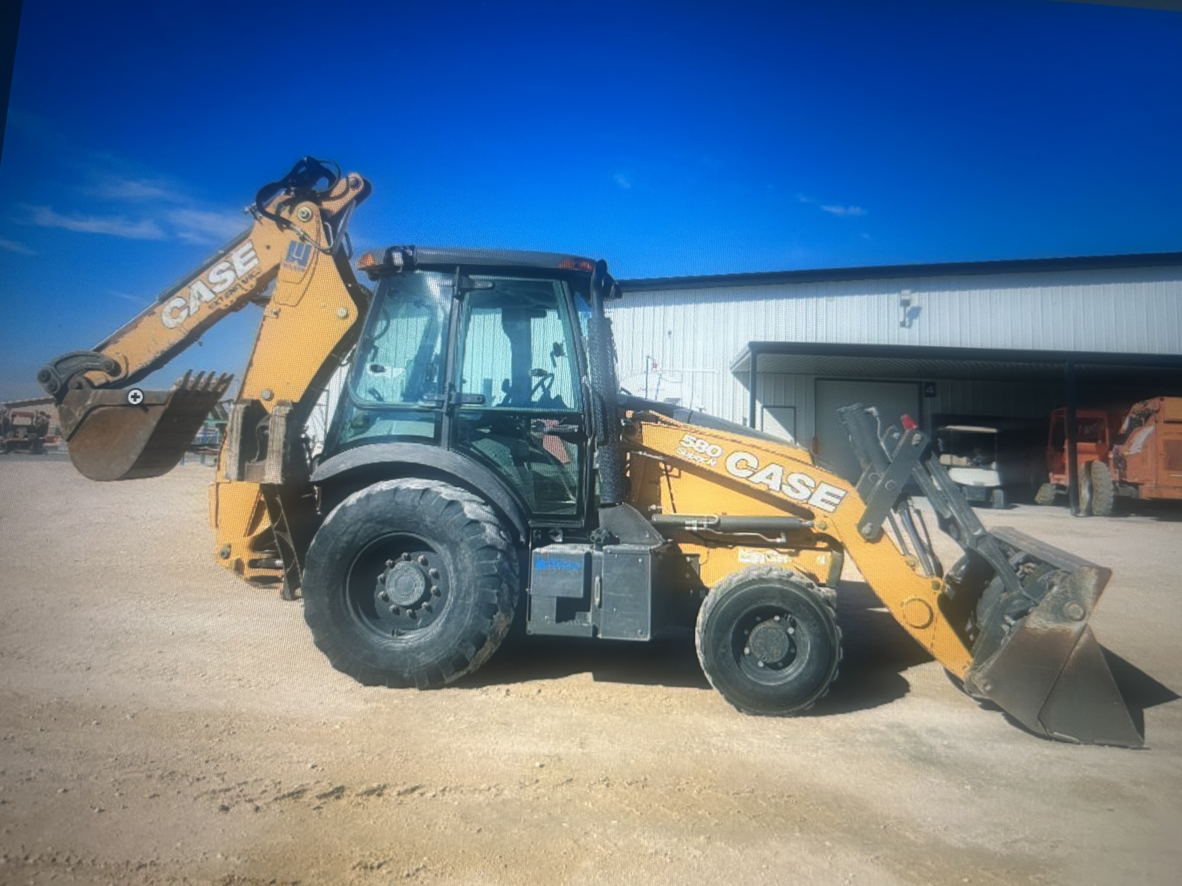 Case 580SN Backhoe Loaders transport quote to Laredo, TX. VeriTread ...