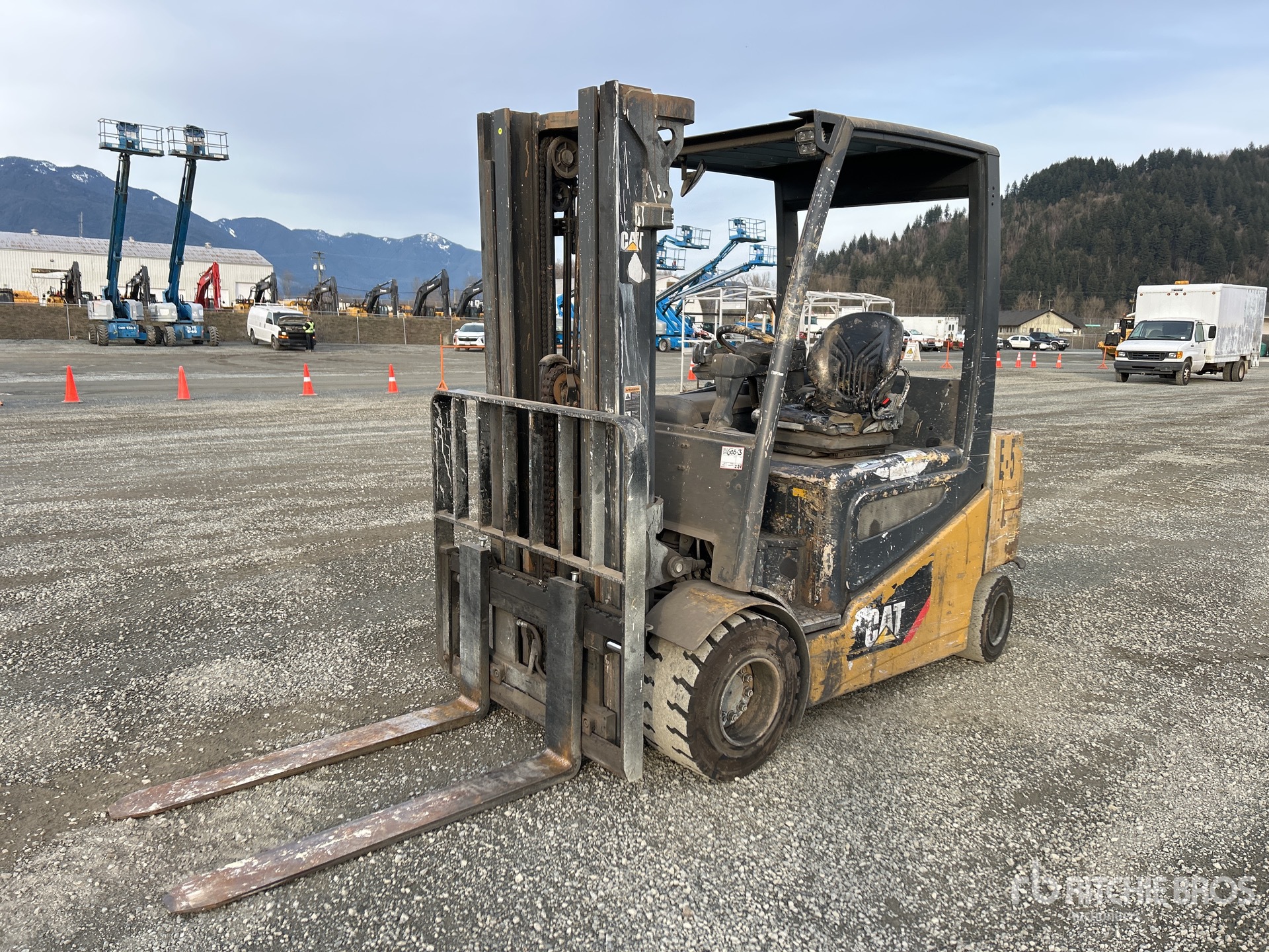 Caterpillar 2EP6500 Electric Forklift General Freight transport quote ...