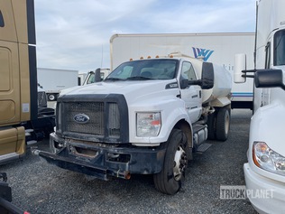 Ford F750 Trucks - Water transport quote to San Jacinto, CA. VeriTread ...